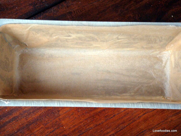 How To Line a Loaf or Pound Tin | Lovefoodies