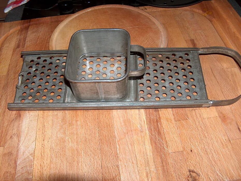 Homemade Garlic and Herb Spaetzle | Lovefoodies