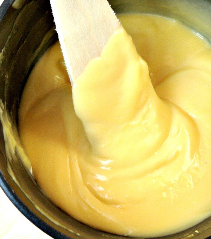 Light and Crispy Apple and Custard Strudel