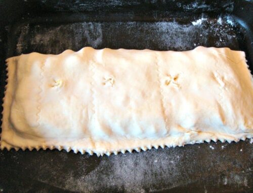 Delicious Apple and Custard Strudel | Lovefoodies