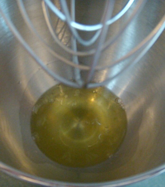 The Easiest Basic Meringue Recipe-How to make meringues