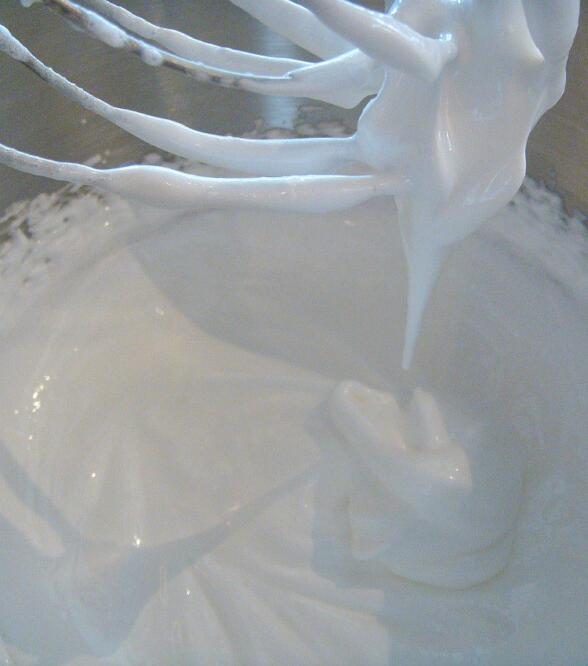 The Easiest Basic Meringue Recipe-How to make meringues