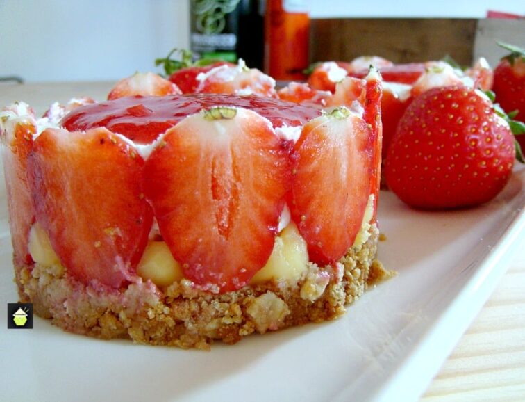 Strawberries and Cream Tiara | Lovefoodies