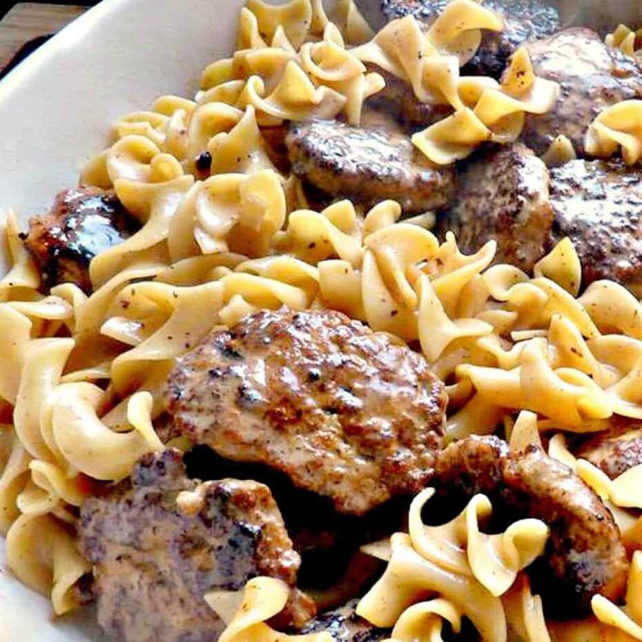 Frikadeller Meat Patties with Sauce | Lovefoodies