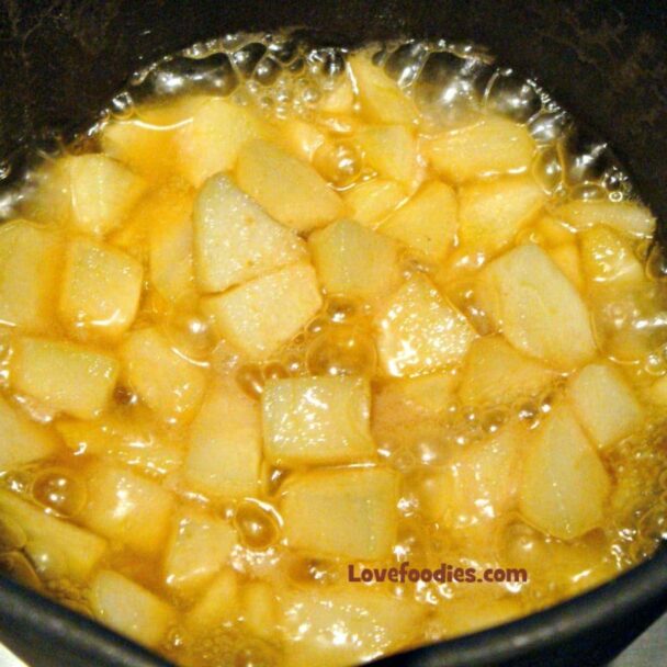 How To Make A Simple Fruit Pie Filling. | Lovefoodies