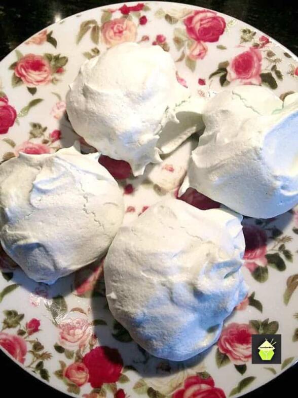 The Easiest Basic Meringue Recipe-How to make meringues
