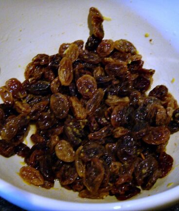 Lemon Raisin Molasses Cookies | Lovefoodies