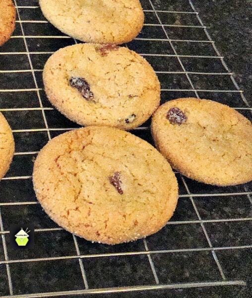 Lemon Raisin Molasses Cookies | Lovefoodies