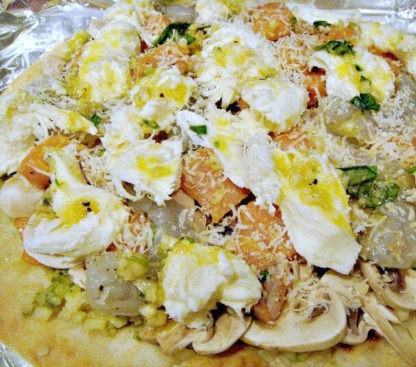 Shrimp, Garlic and Pesto Pizza | Lovefoodies