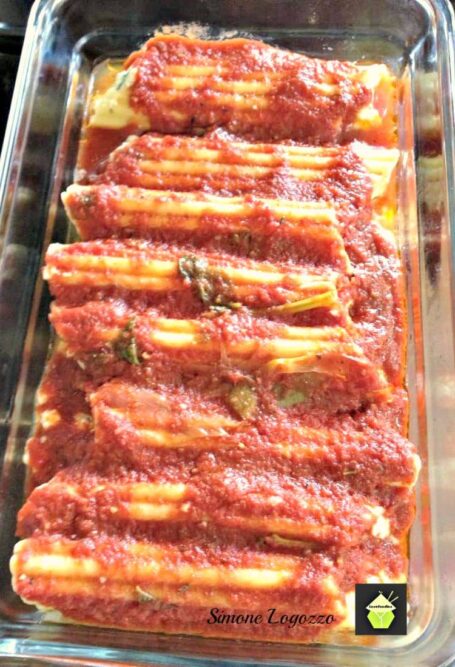 Three Cheese Stuffed Manicotti | Lovefoodies