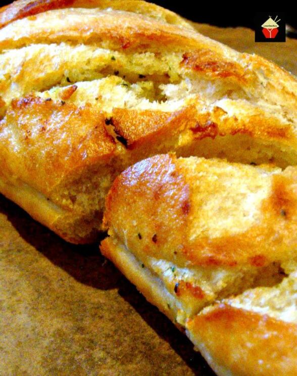 Quick and Easy Garlic Bread | Lovefoodies