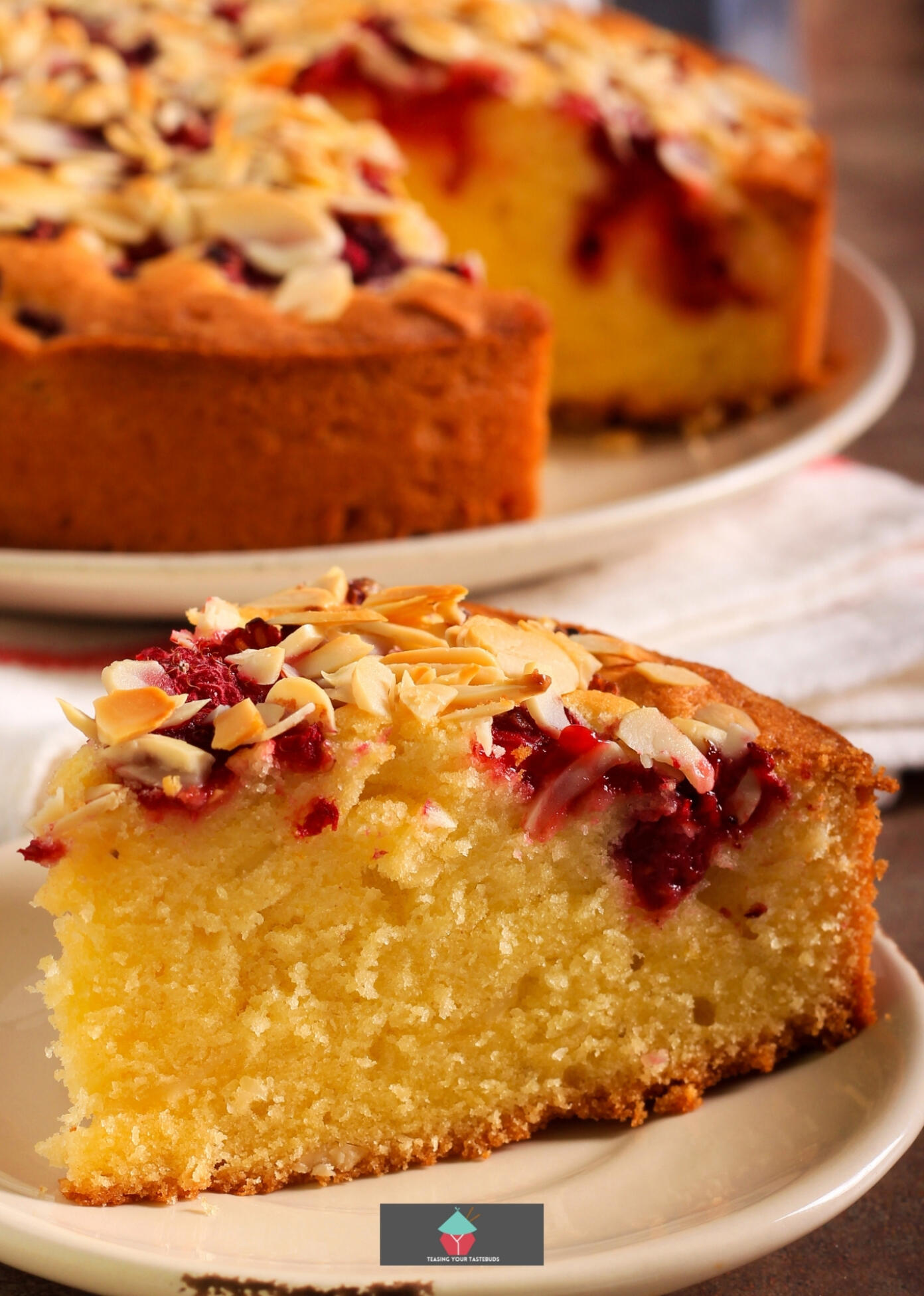 Raspberry And Almond Cake | Lovefoodies
