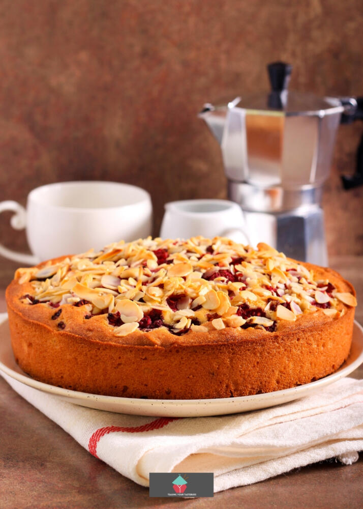 Raspberry And Almond Cake | Lovefoodies