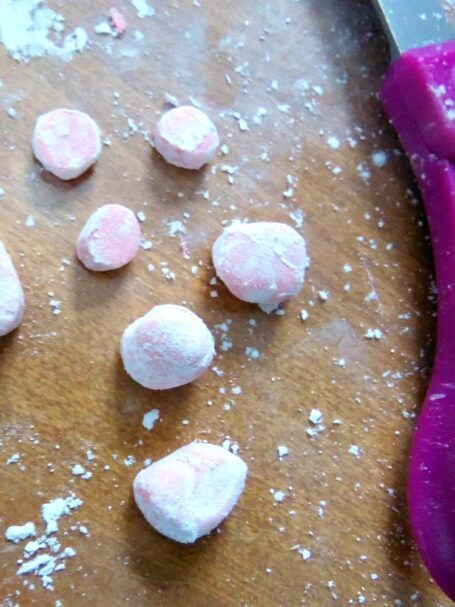 Homemade Cinnamon Mints - Like Altoids | Lovefoodies