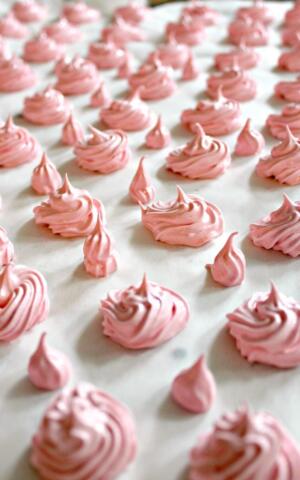 Mini Meringue Cookies | Lovefoodies