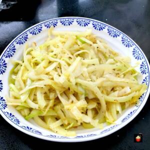 Easy Garlic Cabbage | Lovefoodies