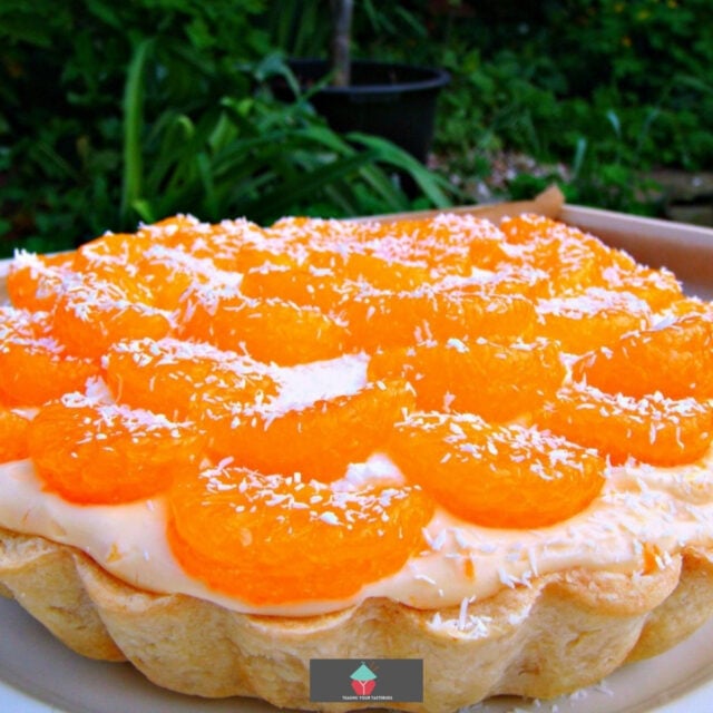 Tropical Mandarin Custard Cream Pie | Lovefoodies