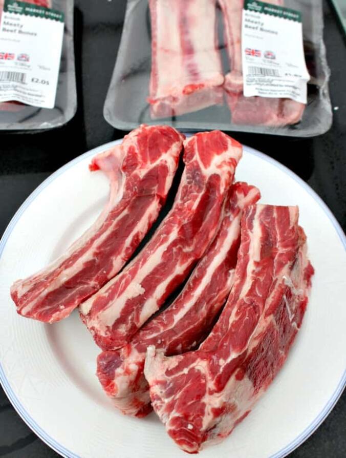 Best Ever Slow Cooker Beef Ribs | Lovefoodies