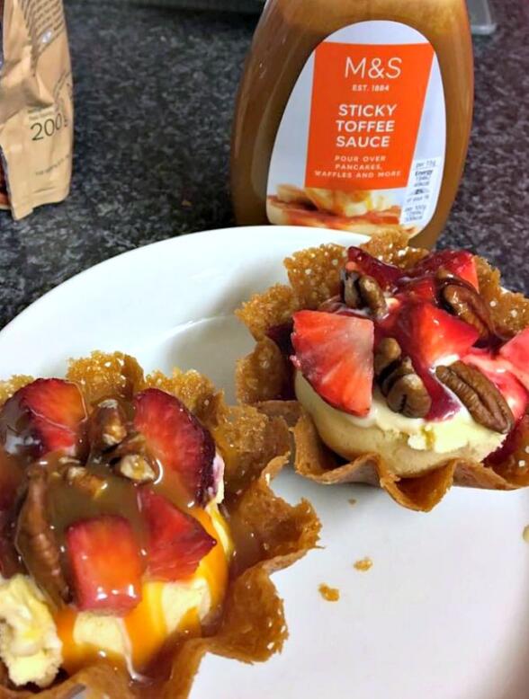 Cream Filled Brandy Snaps | Lovefoodies