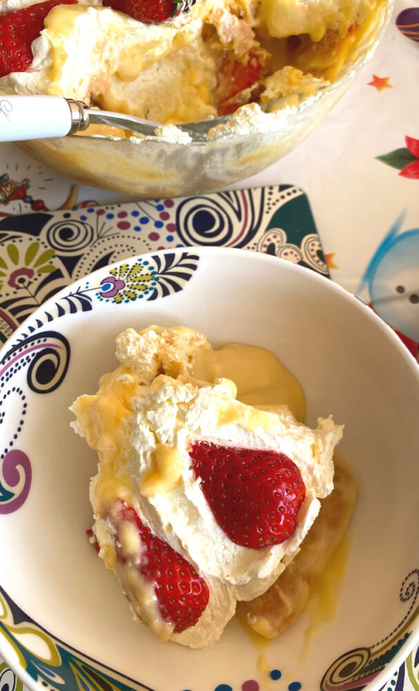 Easy Strawberry and Lemon Trifle | Lovefoodies