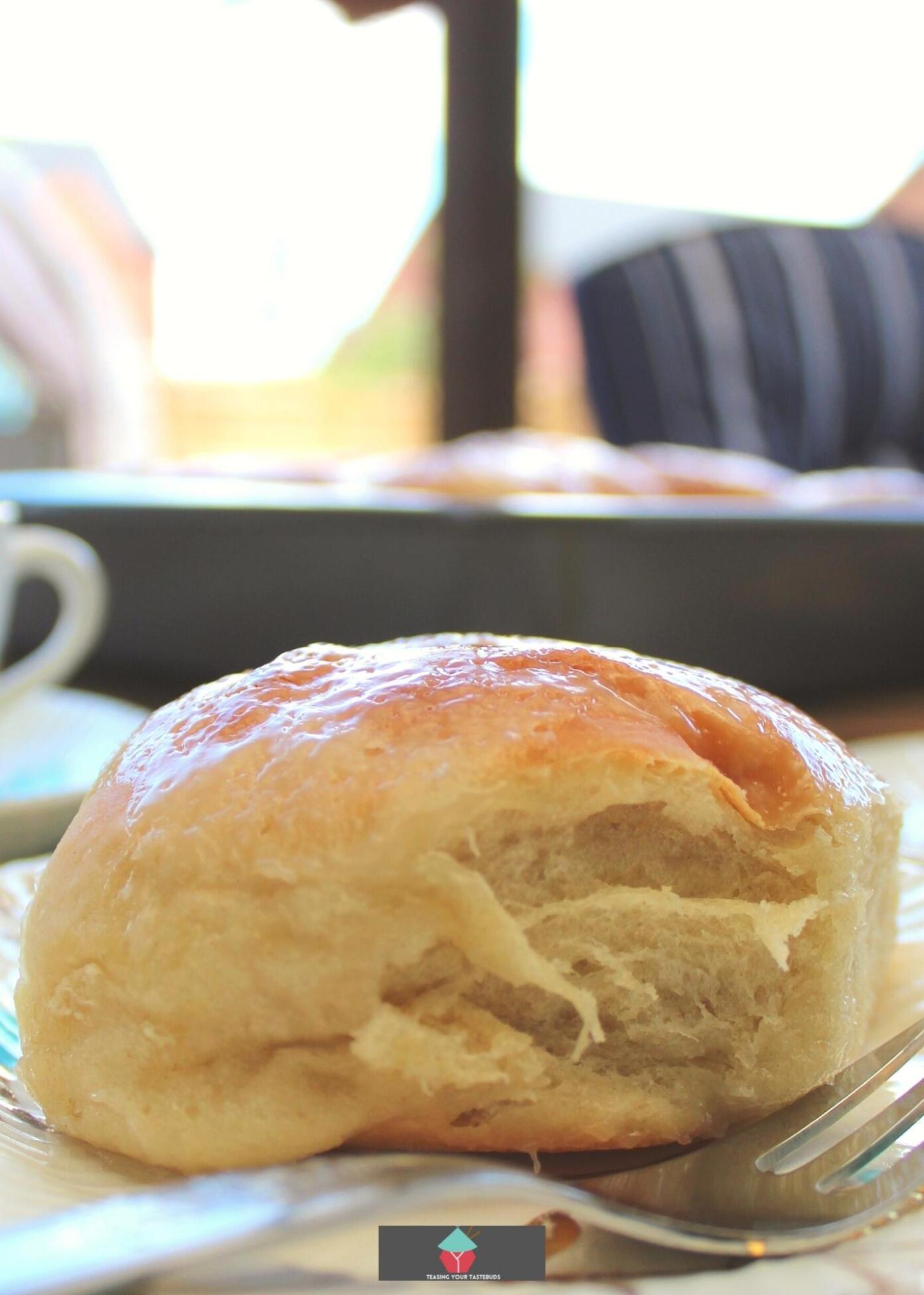 Pani Popo (Samoan Coconut Bread Rolls) | Lovefoodies
