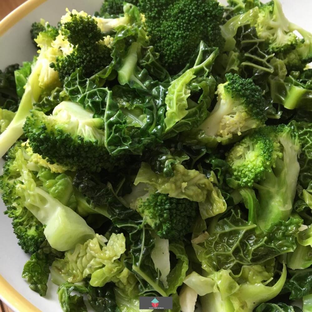 Easy Garlic Cabbage and Broccoli | Lovefoodies